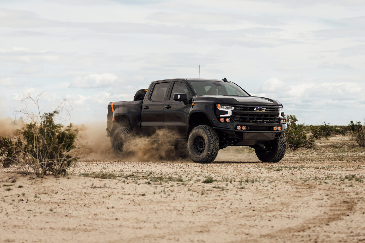 FOX Factory Unveils 2024 Chevy Silverado FOX Factory Edition | THE SHOP
